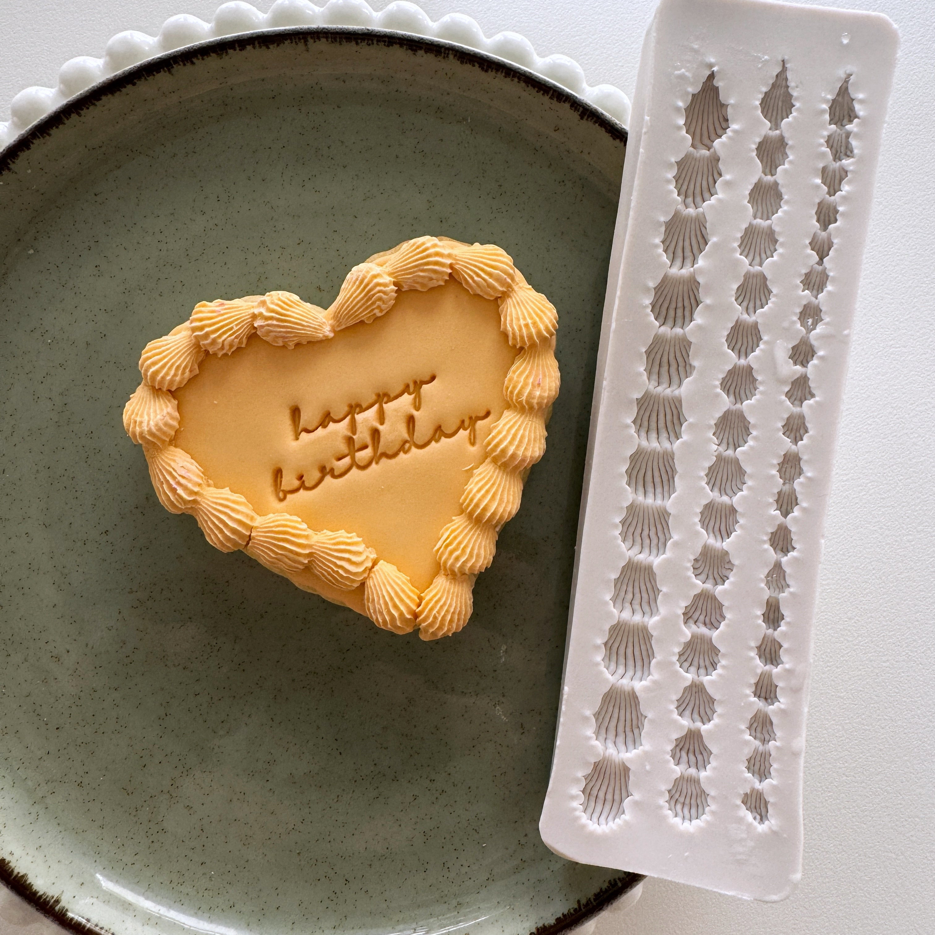 Lambeth Piped Icing Silicone Mould Kuki Creative Pty Ltd