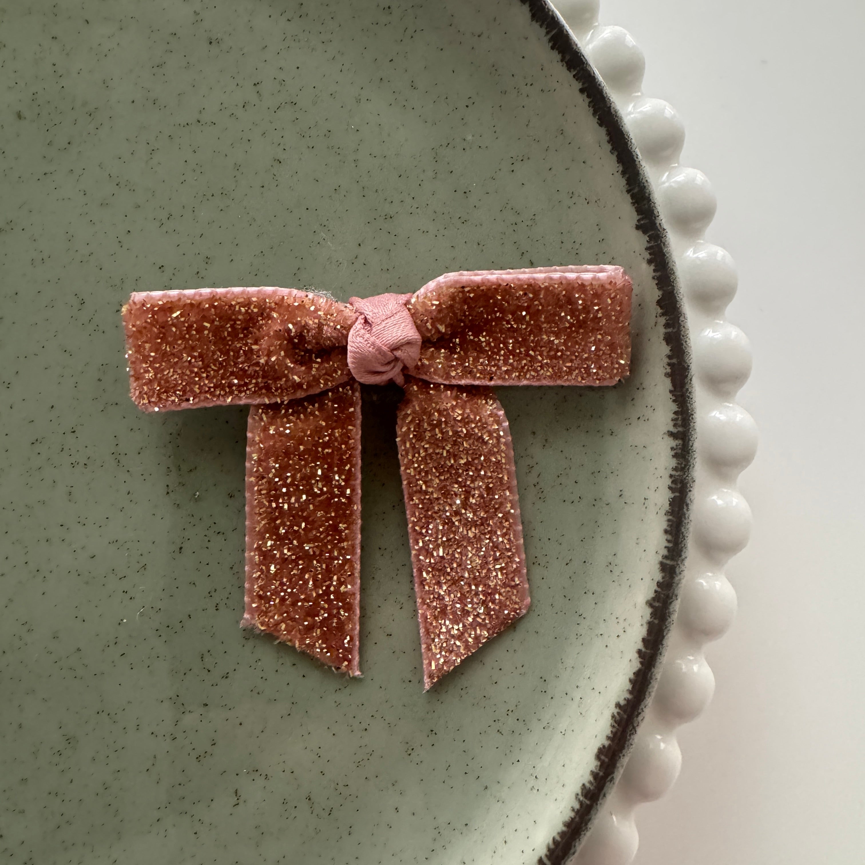 Sparkle Pink Pre tied bows (10pk) – Kuki Creative Pty Ltd